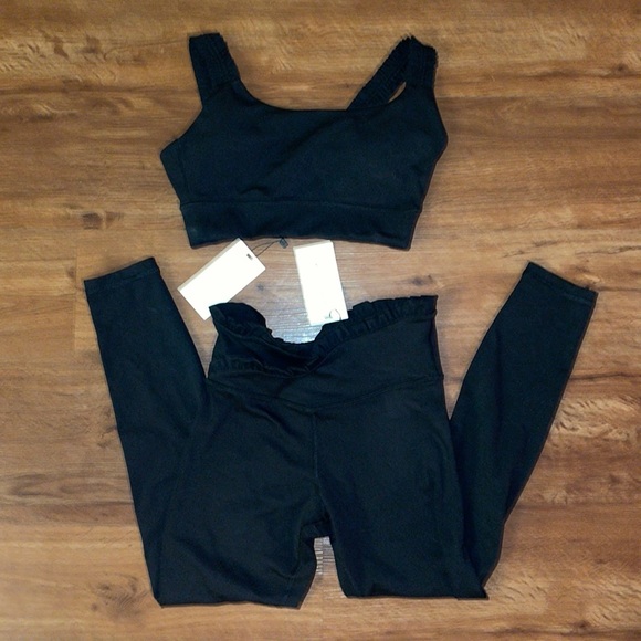 Thrive Society | Other | Nwt Black Workout Set | Poshmark